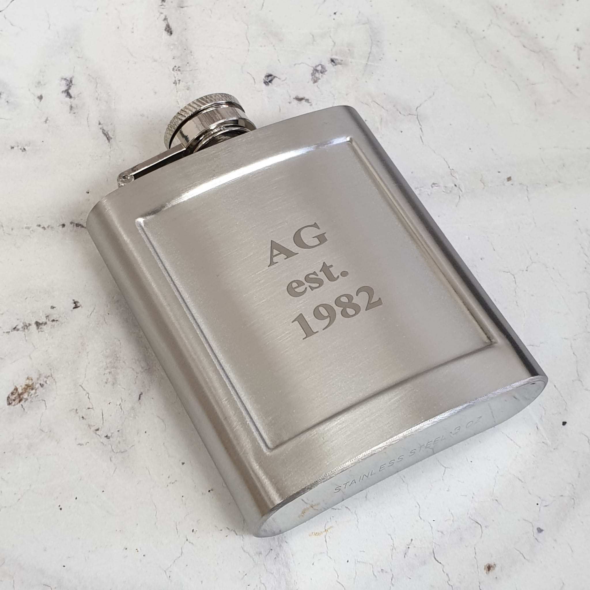 Personalised Hip Flasks UK | Free Engraving & Swift UK Delivery